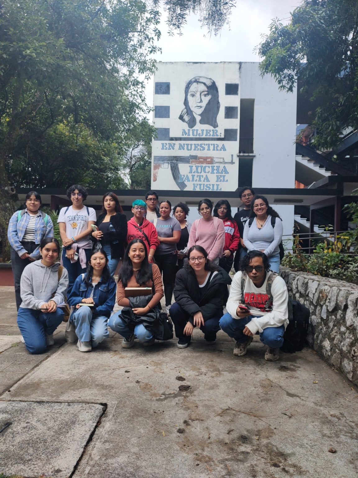 Visita guiada a los murales de la Universidad de San Carlos de ...